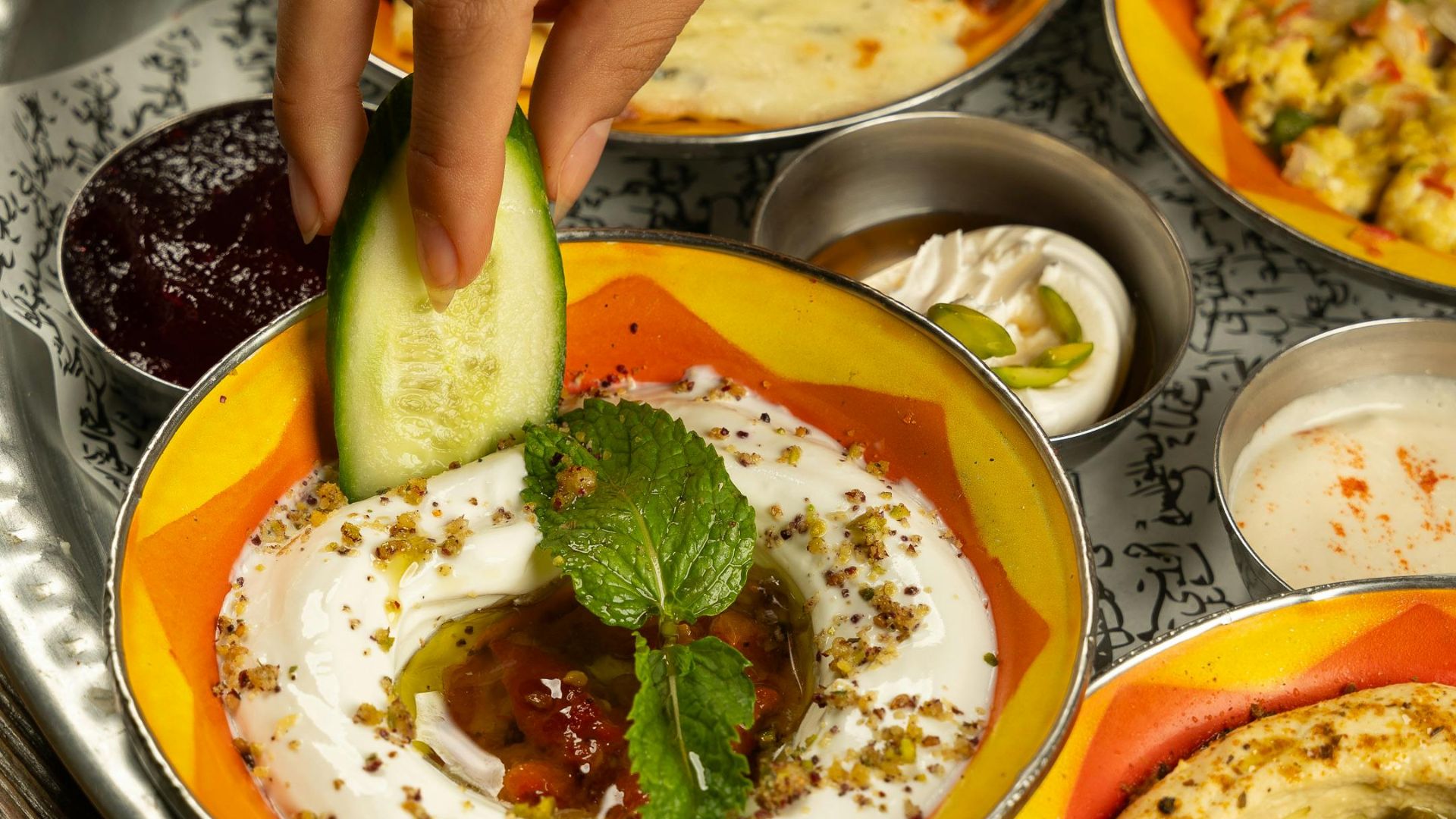 20 strangest dining etiquette rules from around the world