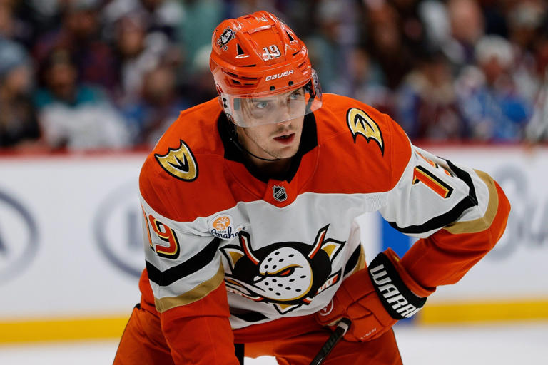 Ducks’ Troy Terry out 5-6 months after undergoing surgery