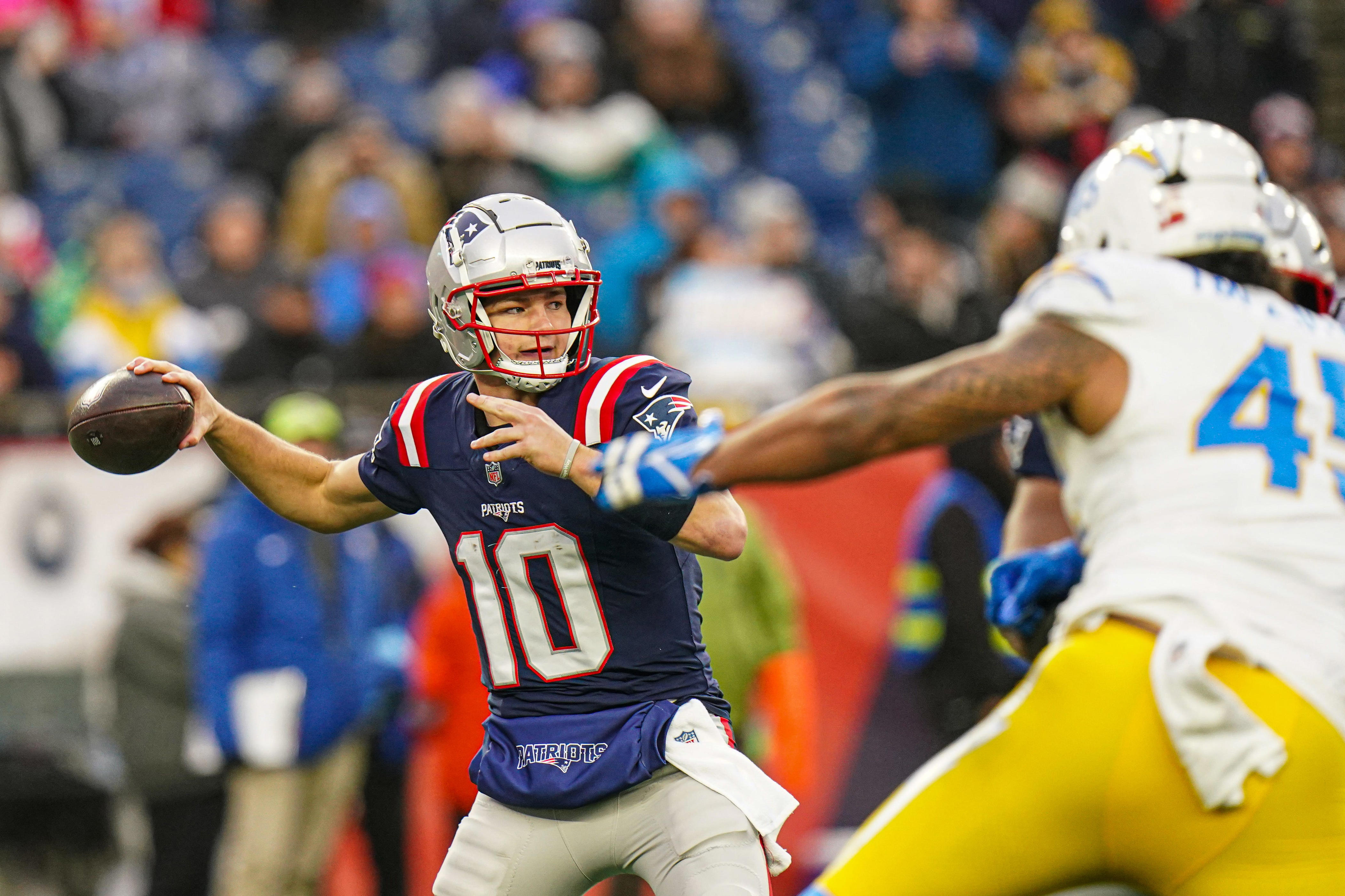 Patriots reveal uniform for playoff game against Chargers