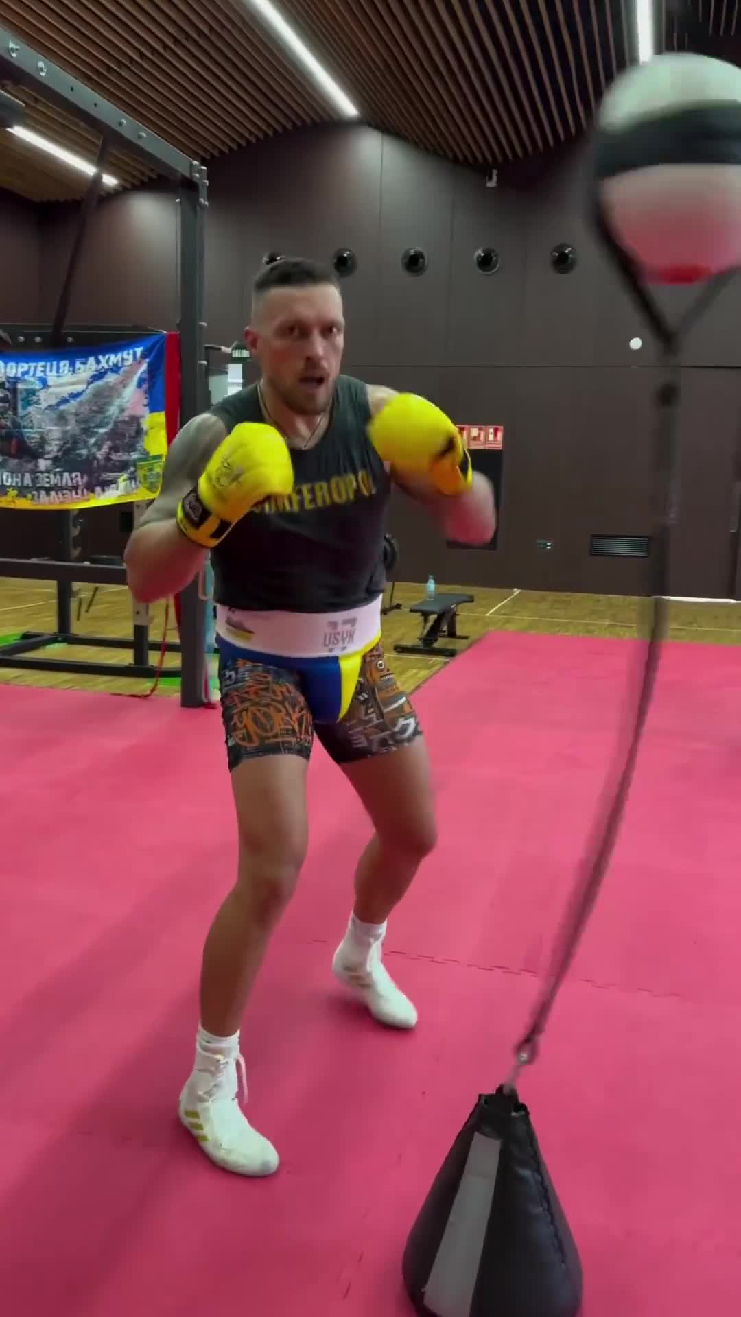 Oleksandr Usyk in amazing shape ahead of Tyson Fury fight👀