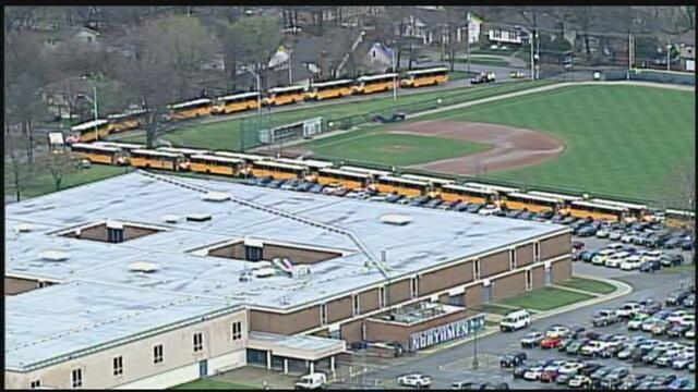 Oak Park High assistant principal resigns amid allegations of ...