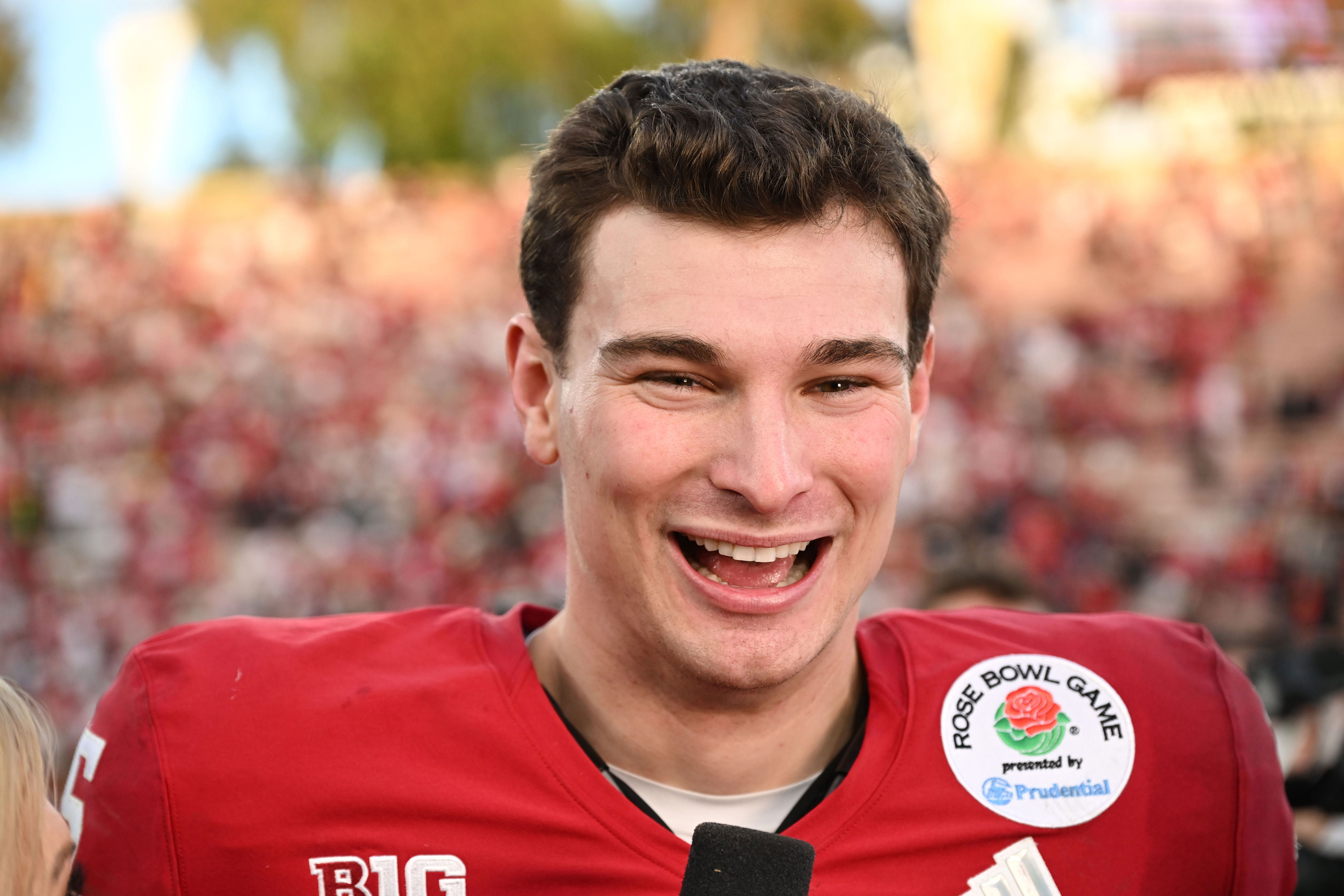 Quarterbacks Moore and Mendoza face off again as Oregon plays Indiana ...