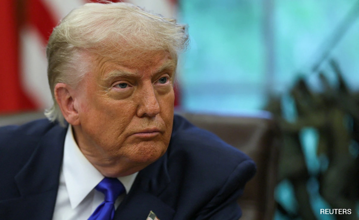 Trump's motorcade rerouted due to 'suspicious object' at Palm Beach Airport