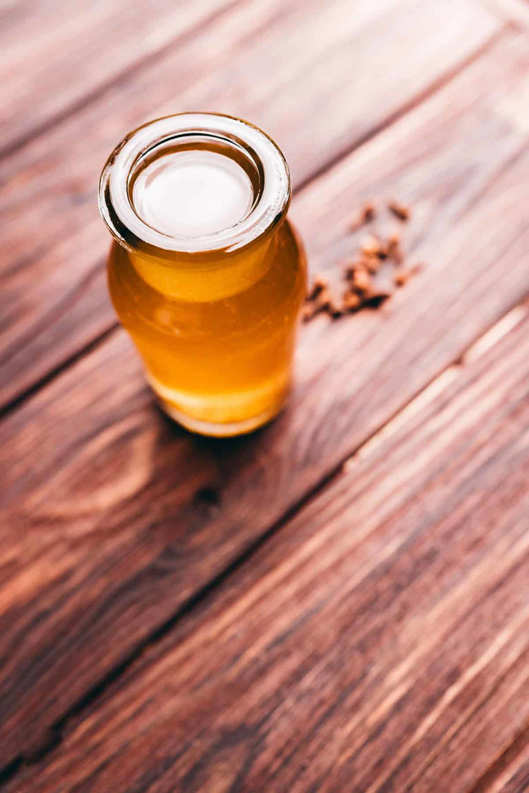 How to make clove oil (cold-infused method)