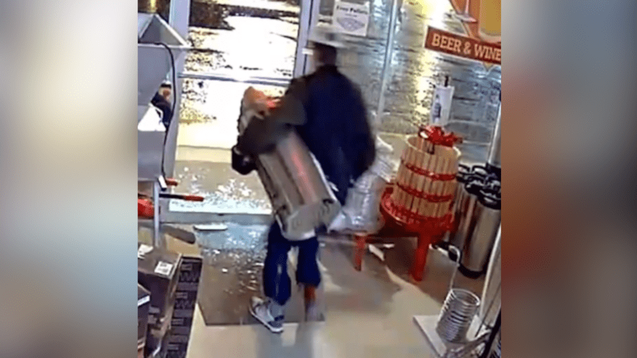 Suspected serial burglar caught after chase through Vancouver neighborhoods