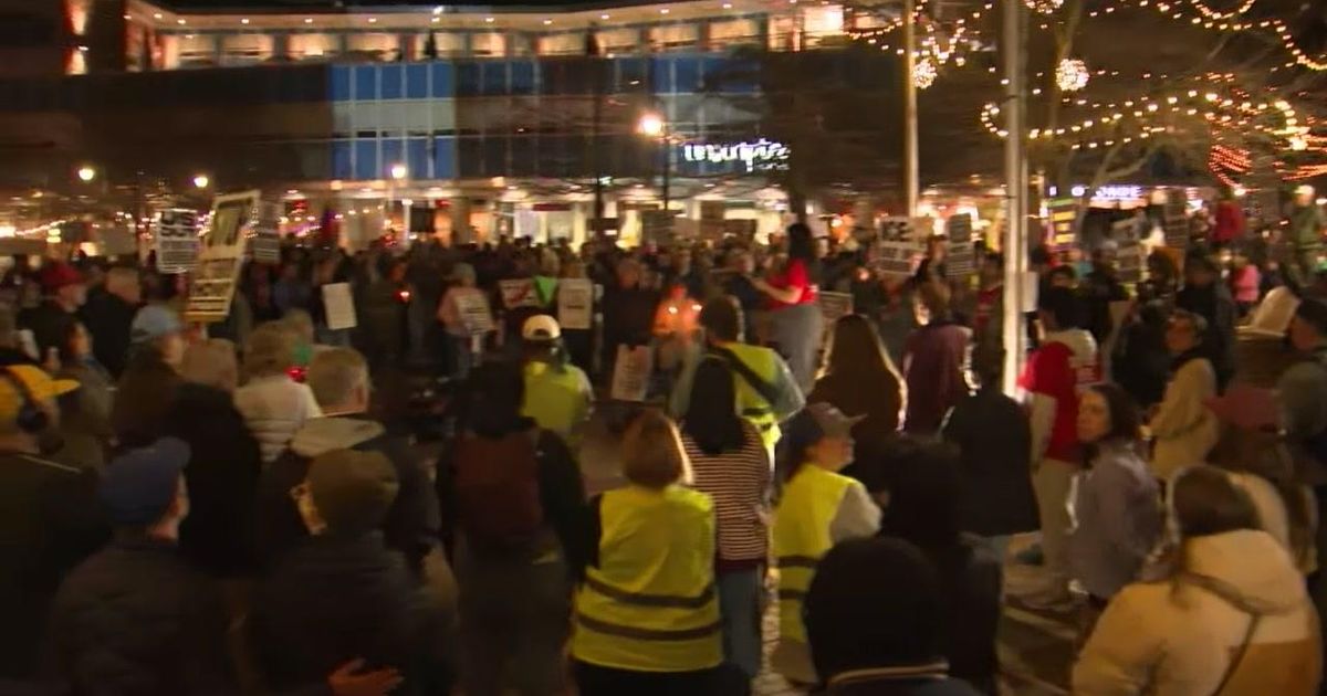 Hundreds in Durham protest ICE after Minnesota woman's death