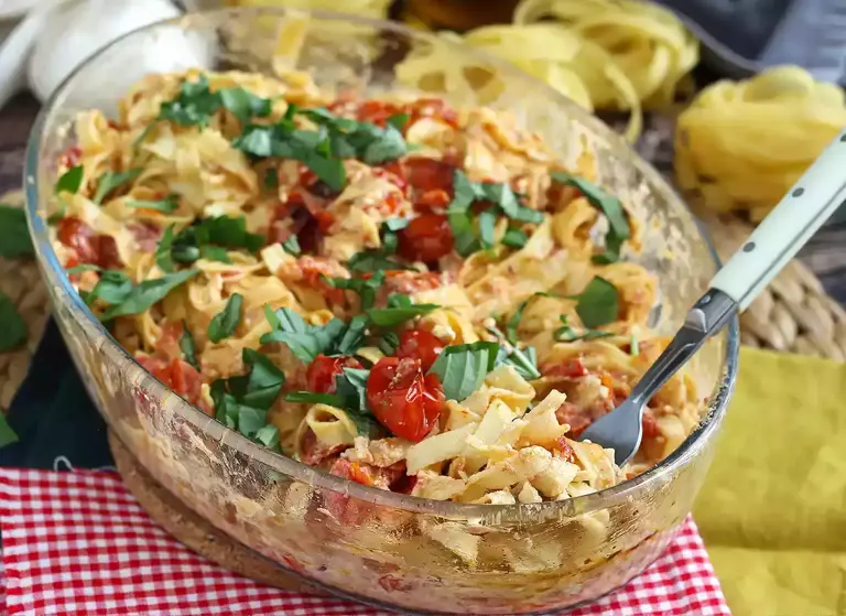 Pasta con feta y tomate cherry - baked feta pasta