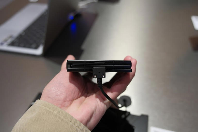 Samsung、新技術Micro RGB採用130型TVを展示。最新ノートPCやスマホも