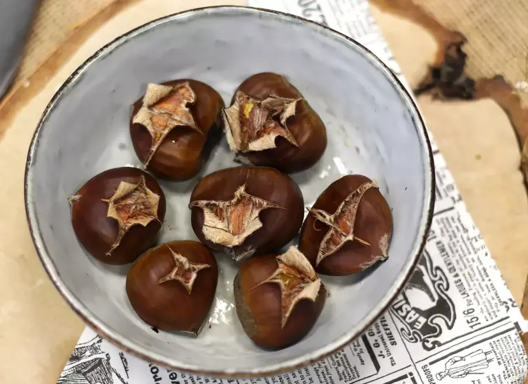 Castanhas cozidas no microondas, prontas em 7 minutos