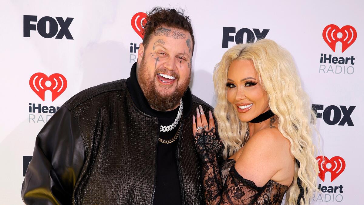 Bunnie Xo talks Jelly Roll's weight loss transformation, clean-shaven look