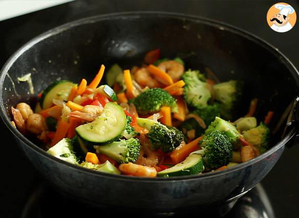 Vegetable and shrimp wok