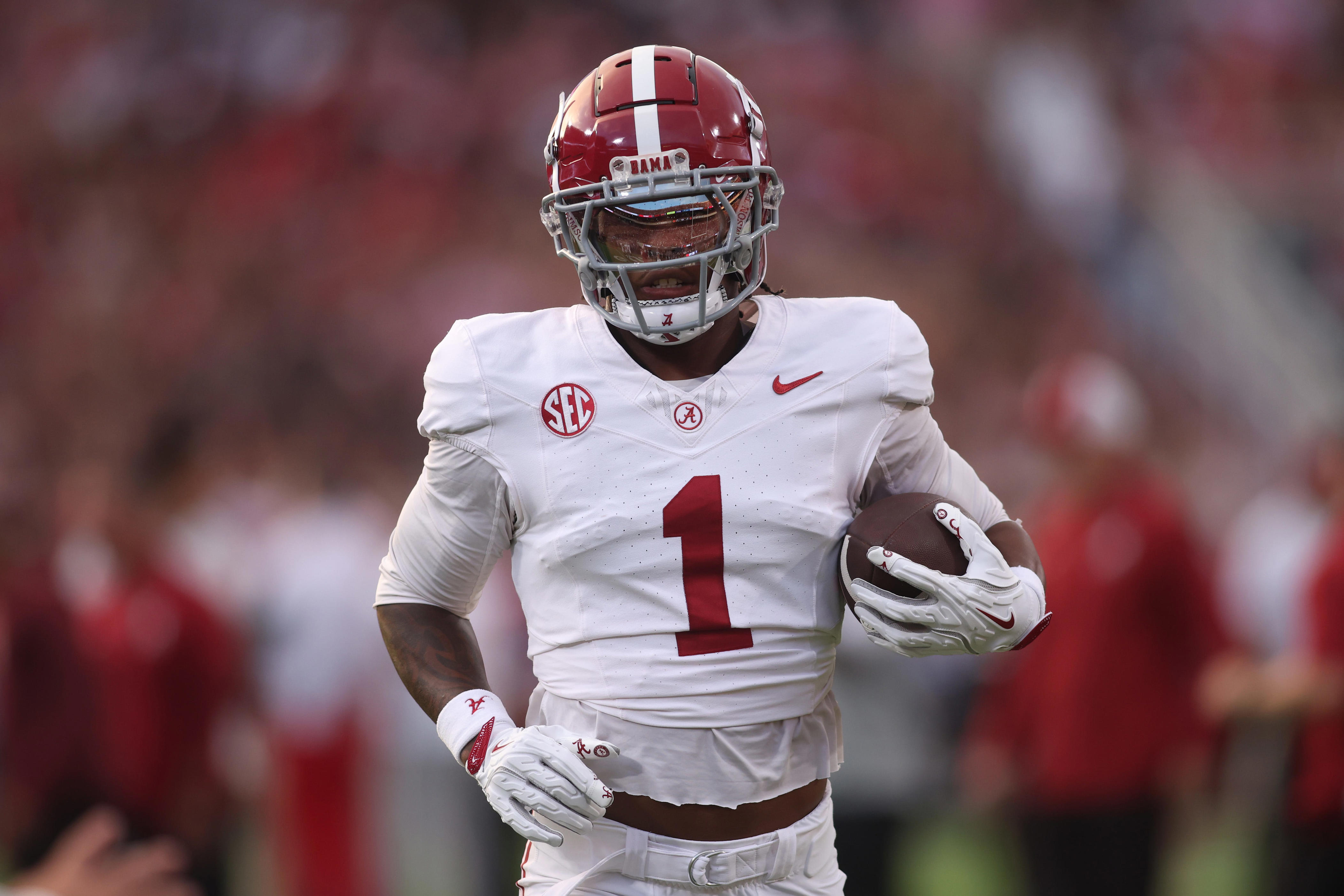 Alabama star wide receiver to reportedly enter NCAA transfer portal