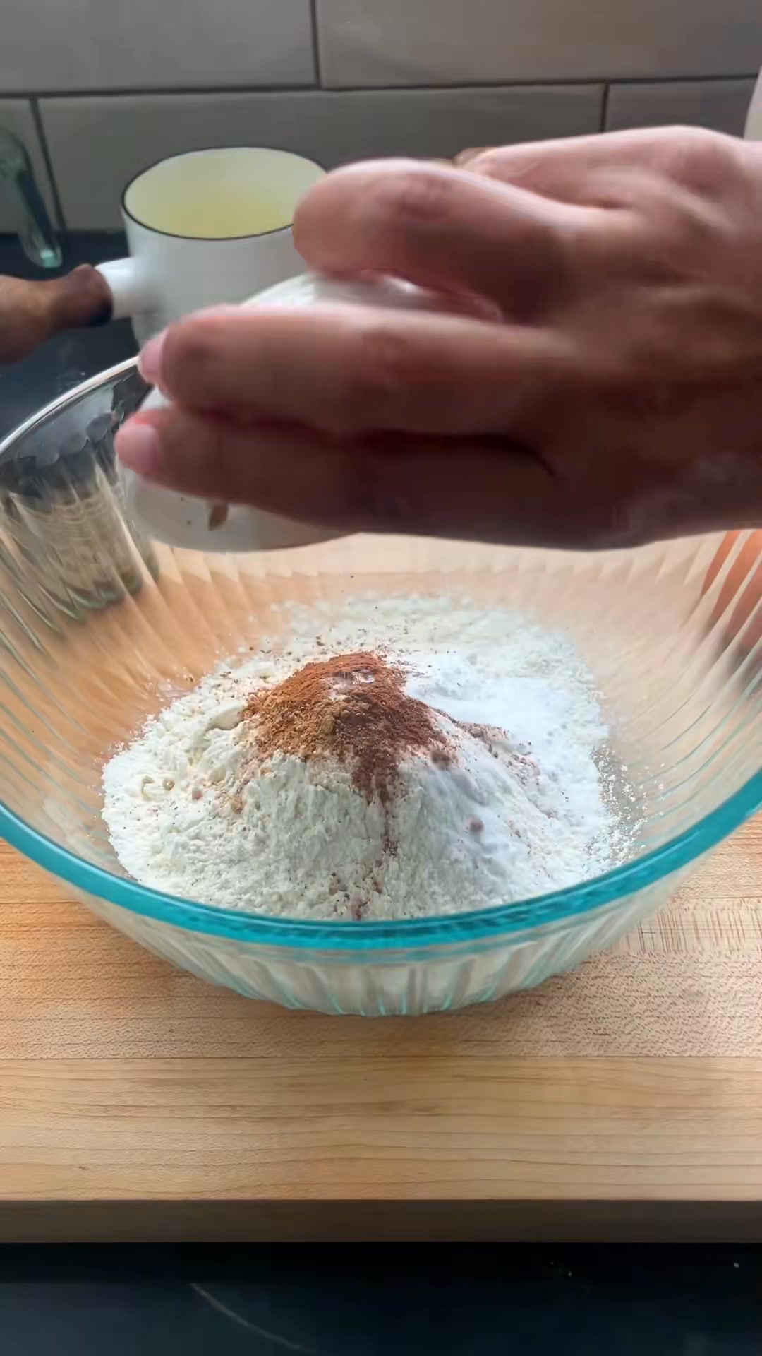 How to make fluffy pumpkin spice pancakes