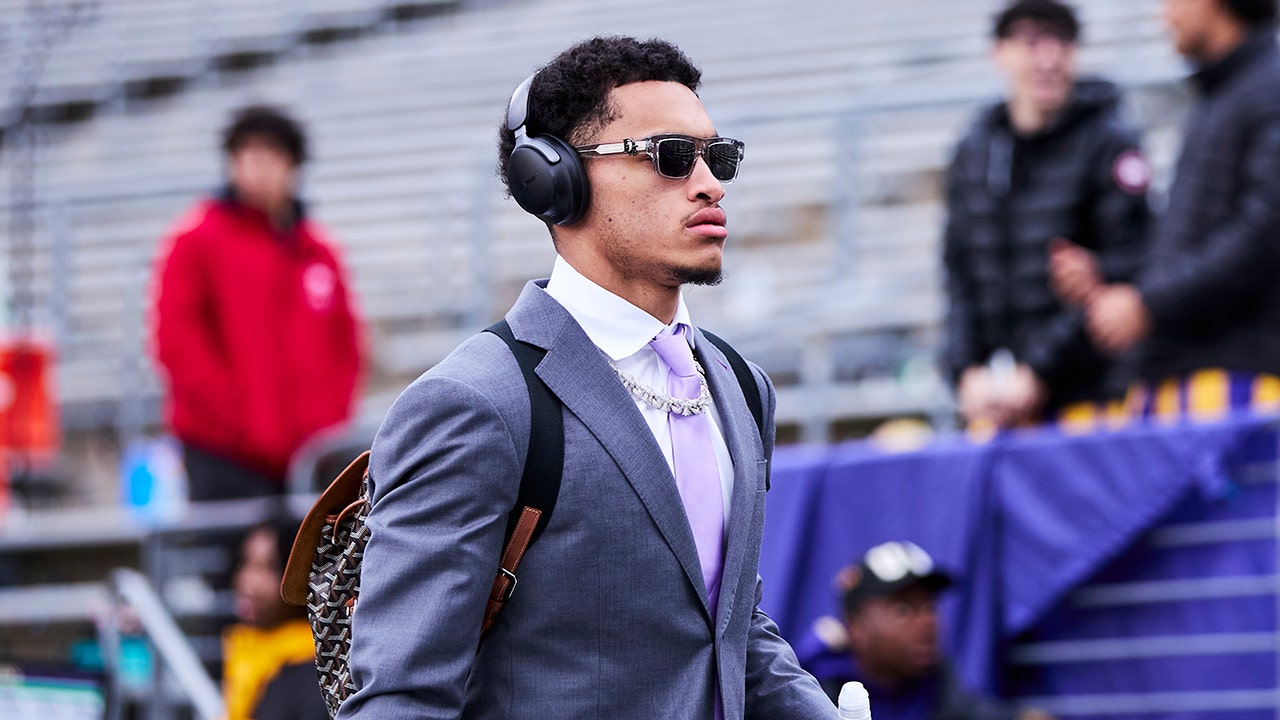 Washington quarterback Demond Williams Jr. makes stunning reversal ...