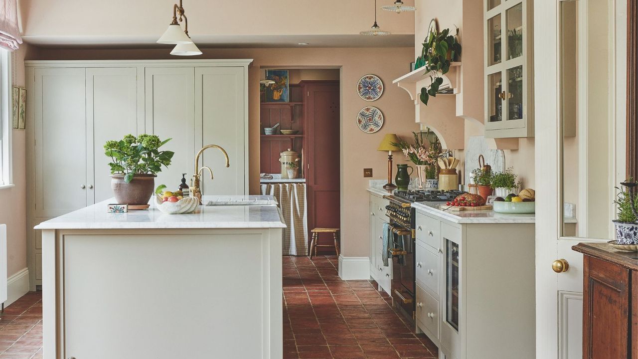 How to successfully complete a Declutter 365 challenge in 2026