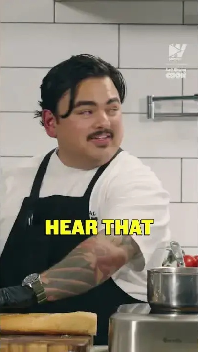 D'Andre Swift tastes Italian beef for the first time