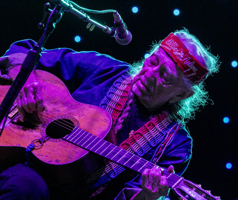 Willie Nelson, 92, makes a surprising move with one Grammy-nominated album