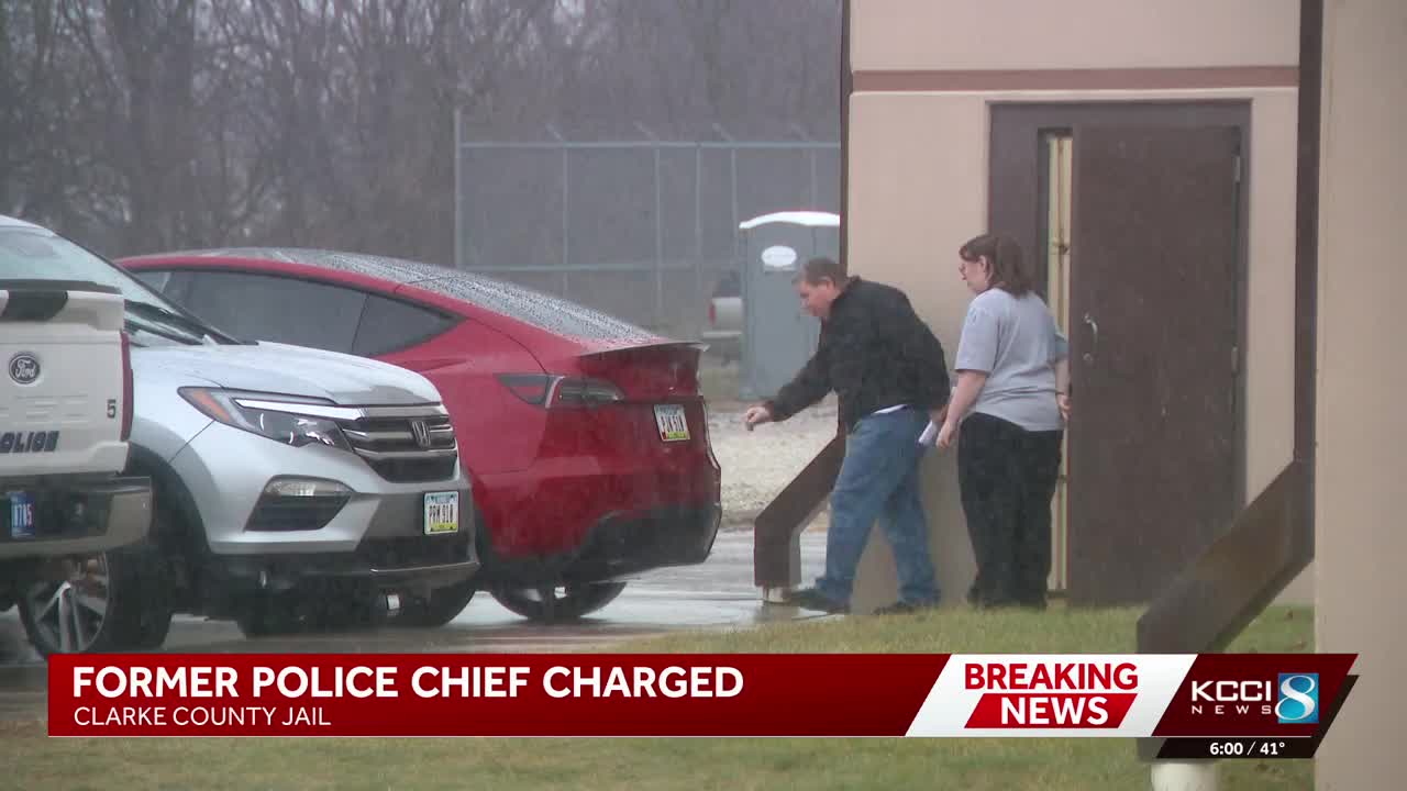 Former Baxter police chief charged with felonious misconduct, theft