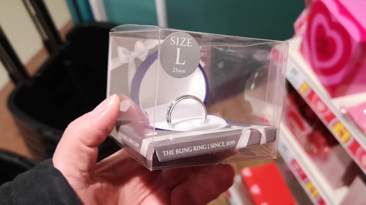 The famous 1-pound engagement ring returns to Poundland just in time ...