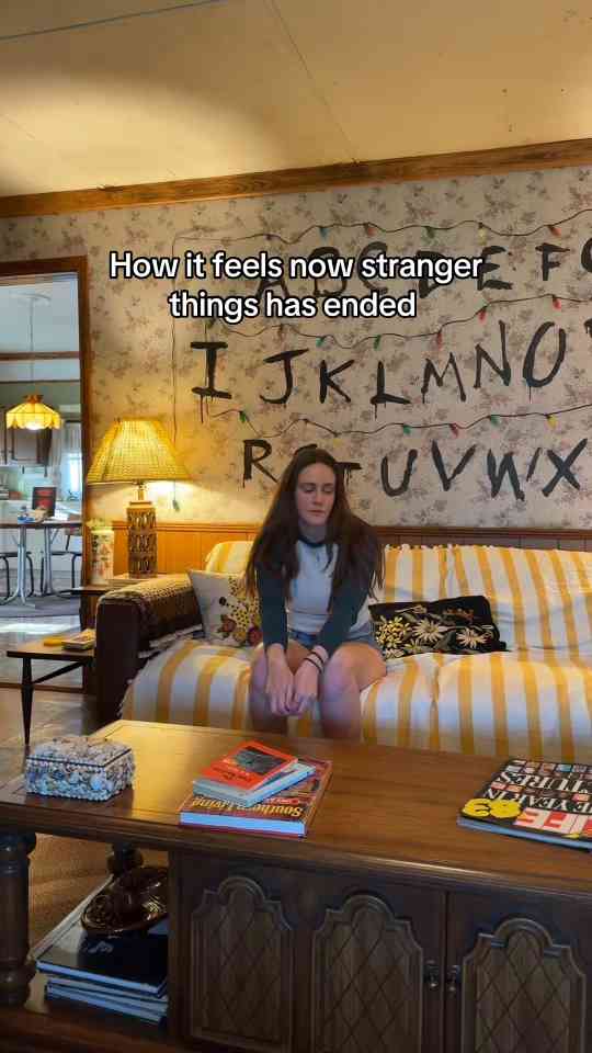 Can Never Listen to Heroes Again Without Crying | Stranger Things Feels