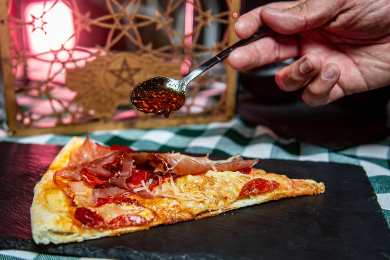 Esoterismo con pizzas artesanales y pociones mágicas en este ...