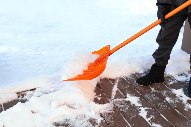Do you have to shovel your deck when it snows? Deck pros say repairs ...