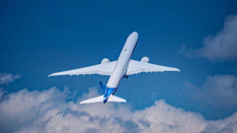 Here’s why the Boeing 777X won’t let pilots take off with its wings ...