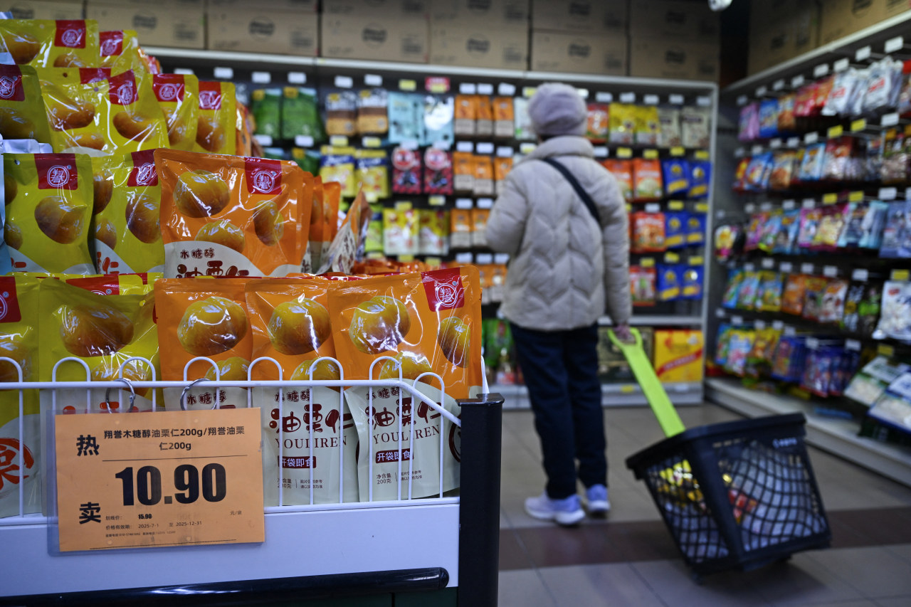 China sees consumer inflation edge up as deflation lingers
