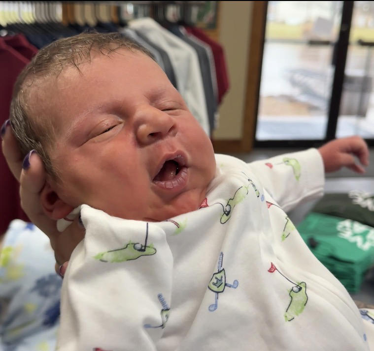 Missouri golf instructor delivers his own baby at golf course