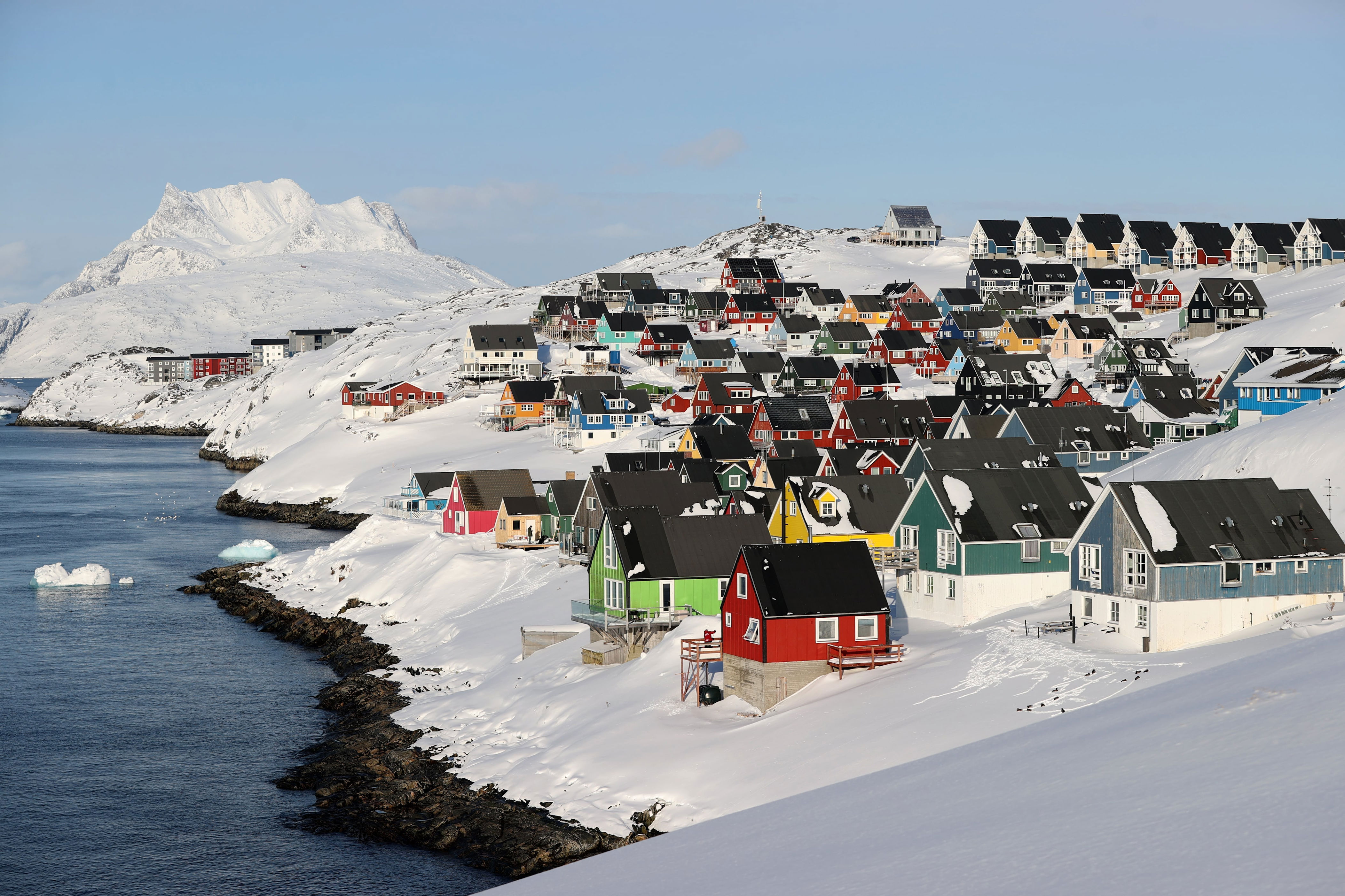 US considers paying Greenland residents to join US