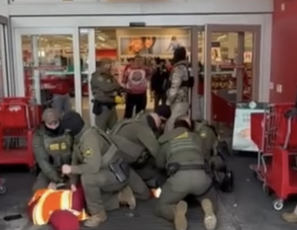 Video: Border agents descend on Richfield Target store, arrest drive-up ...
