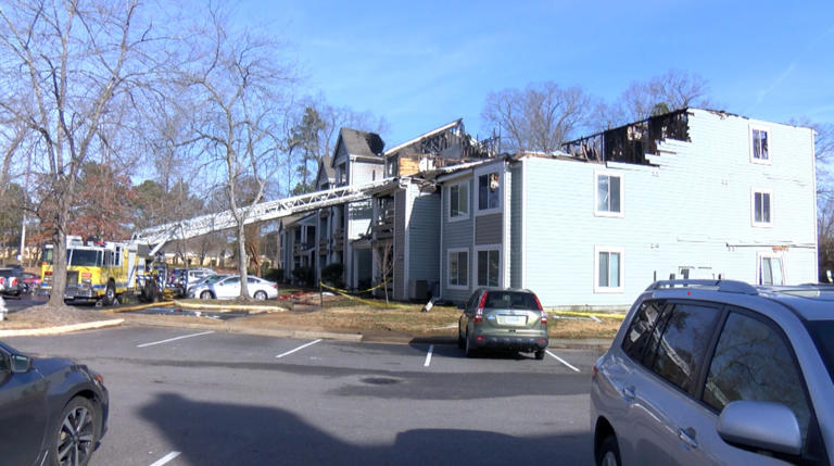 'Crazy how fast it spread': Witnesses describe 3-alarm fire leaving ...