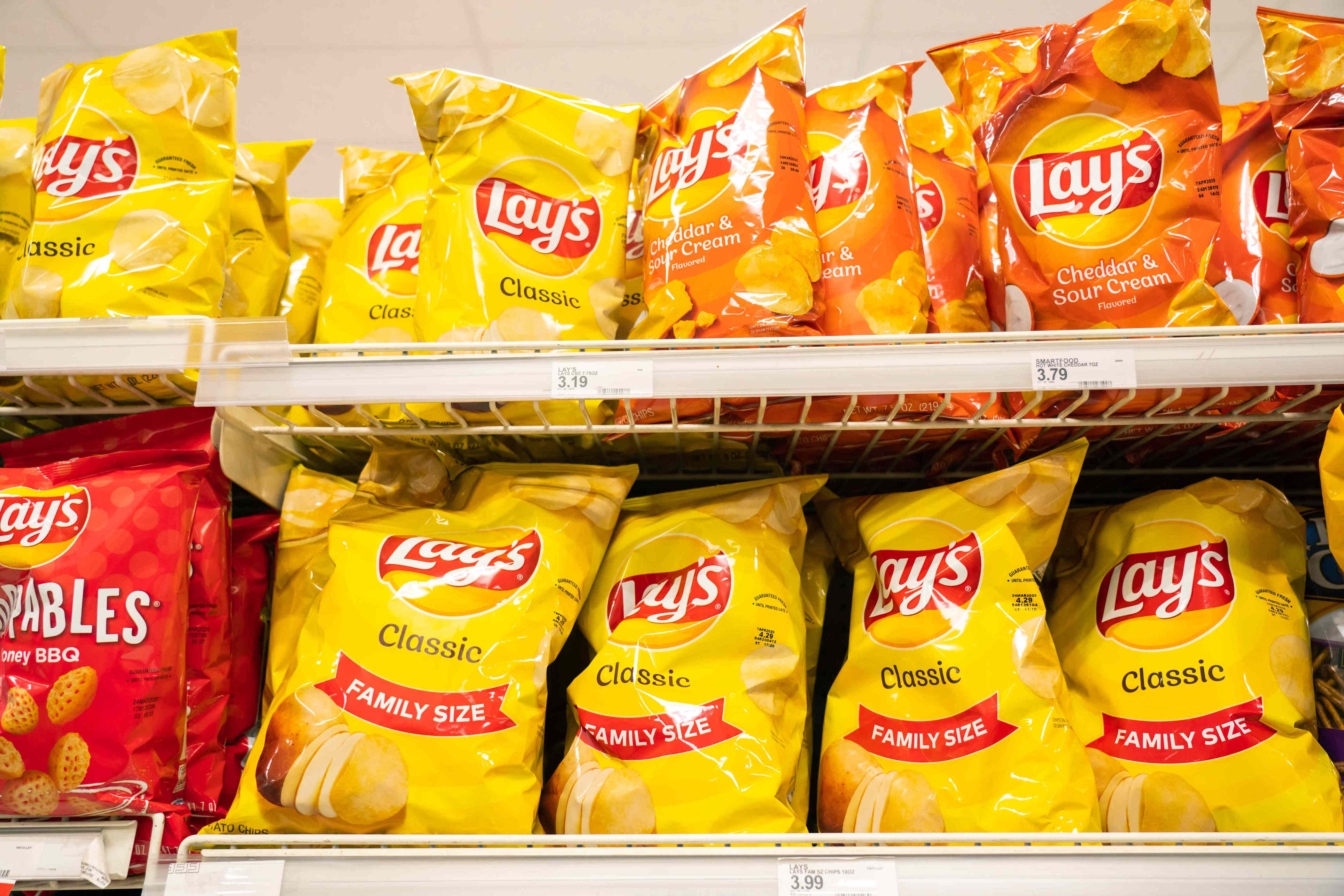 Lay’s is bringing back a fan-favorite flavor for a limited time, and I ...