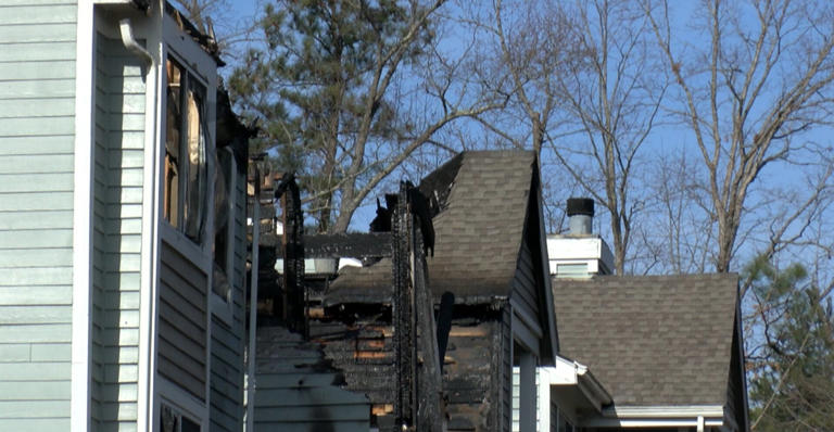 'Crazy how fast it spread': Witnesses describe 3-alarm fire leaving ...