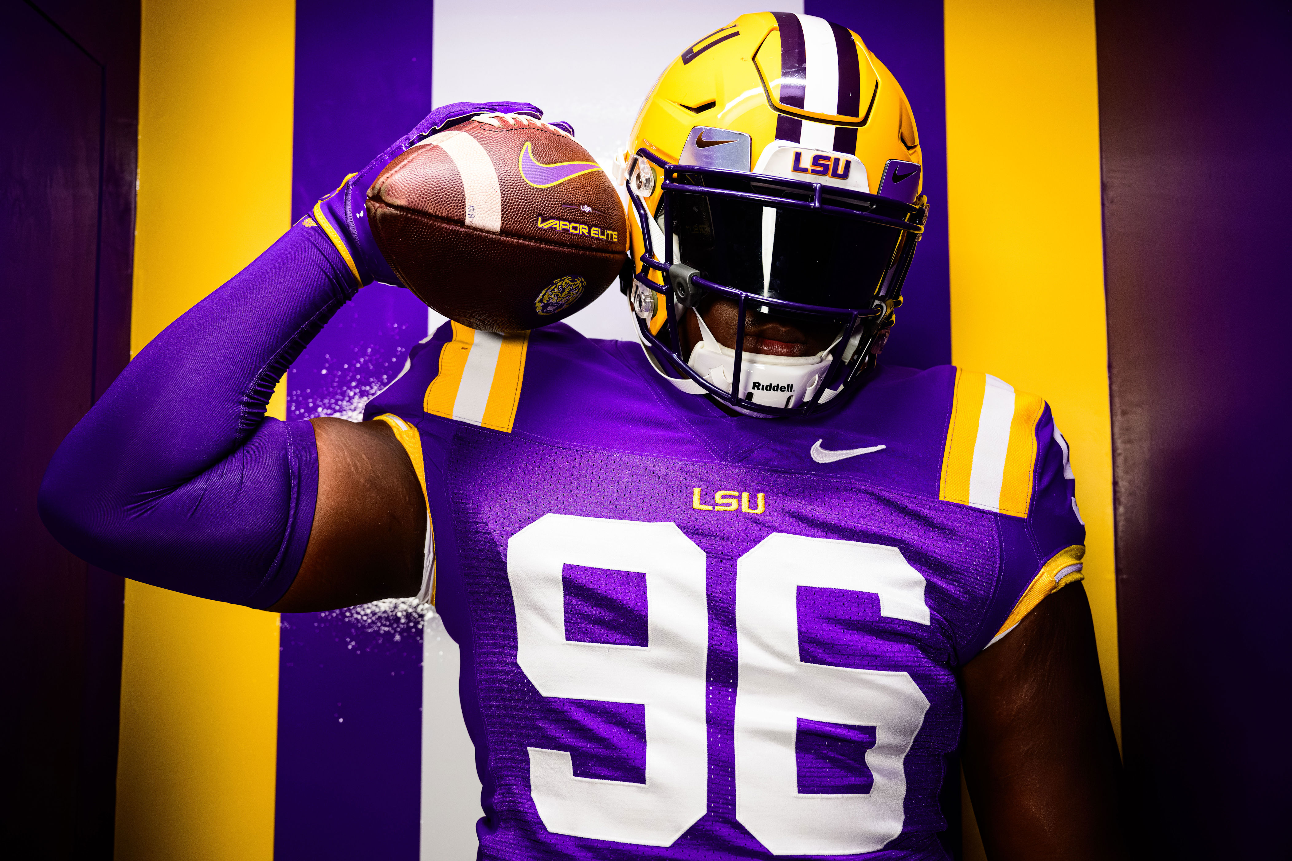 LSU transfer DT Zion Williams commits to Texas