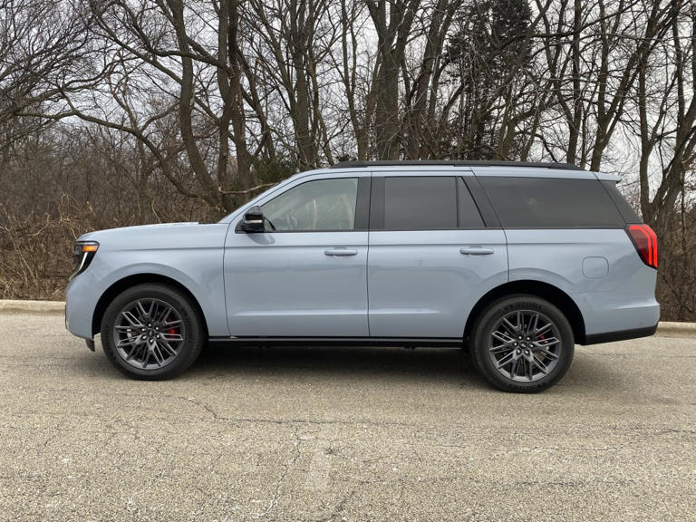 I drove the 2026 Ford Expedition Platinum Stealth Performance Package ...