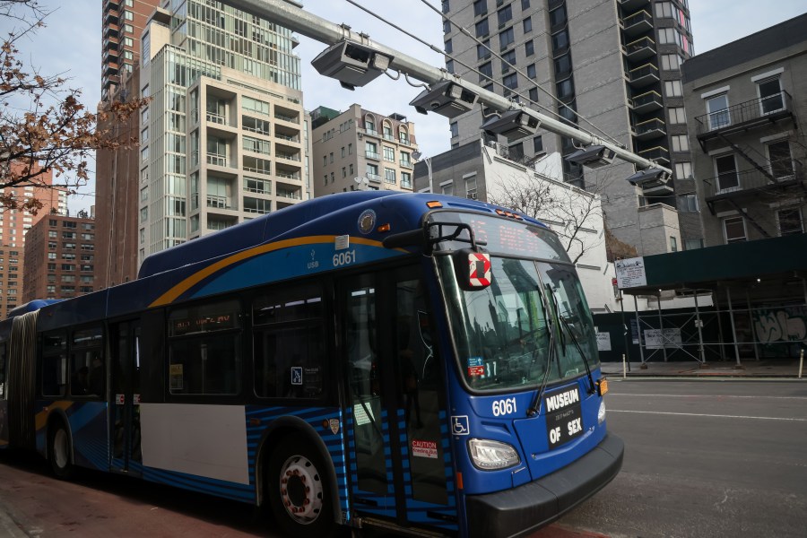 Teen slashed with box cutter defending boyfriend on MTA bus in NYC: sources