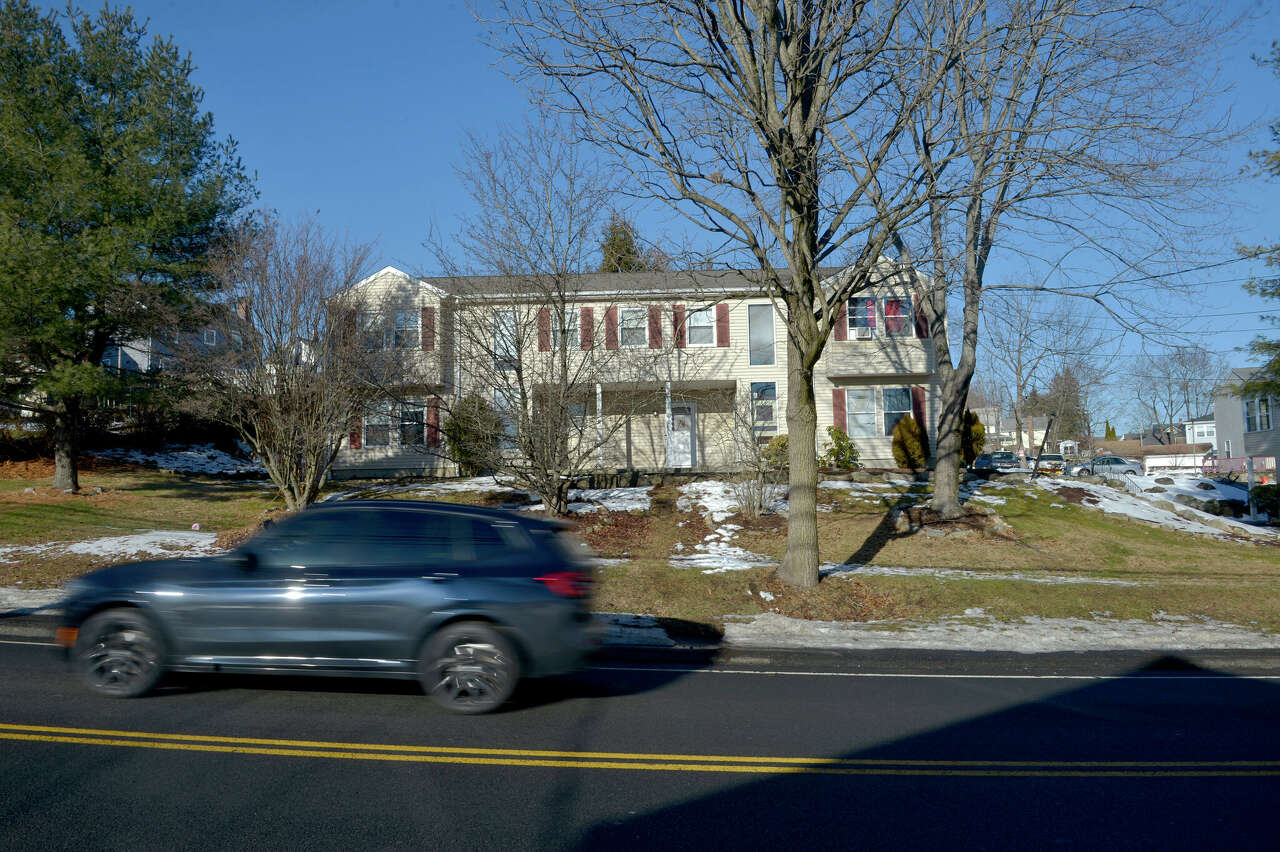 Danbury resident, 37, killed when bullet comes through townhouse wall ...