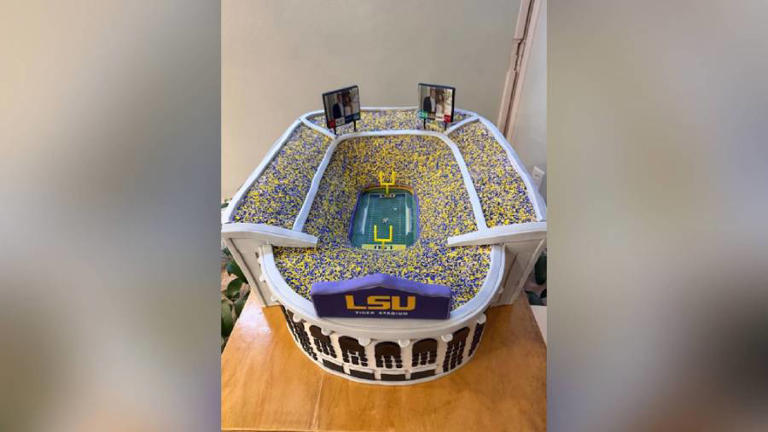Couple celebrates their love for each other and LSU with Tiger Stadium ...