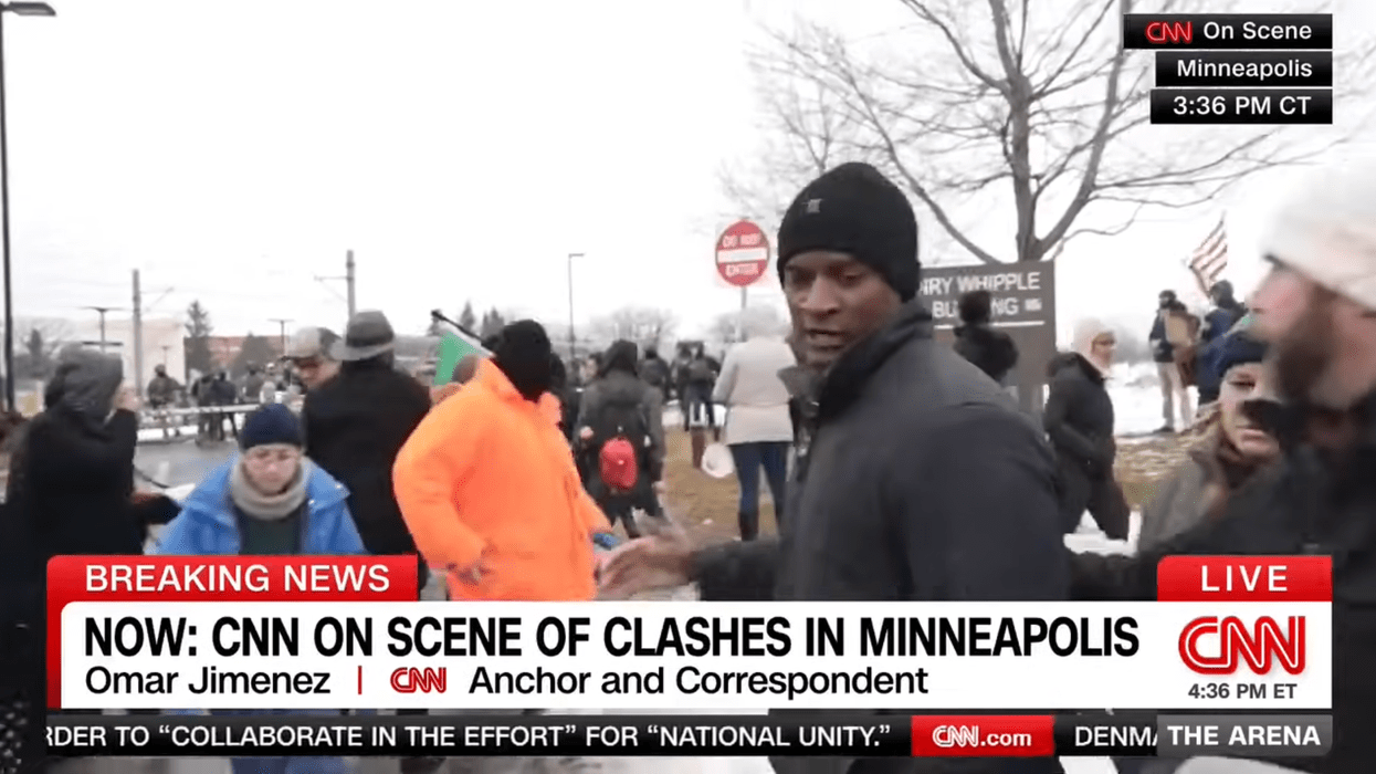 CNN reporter sprints away on live TV as ICE chases protesters