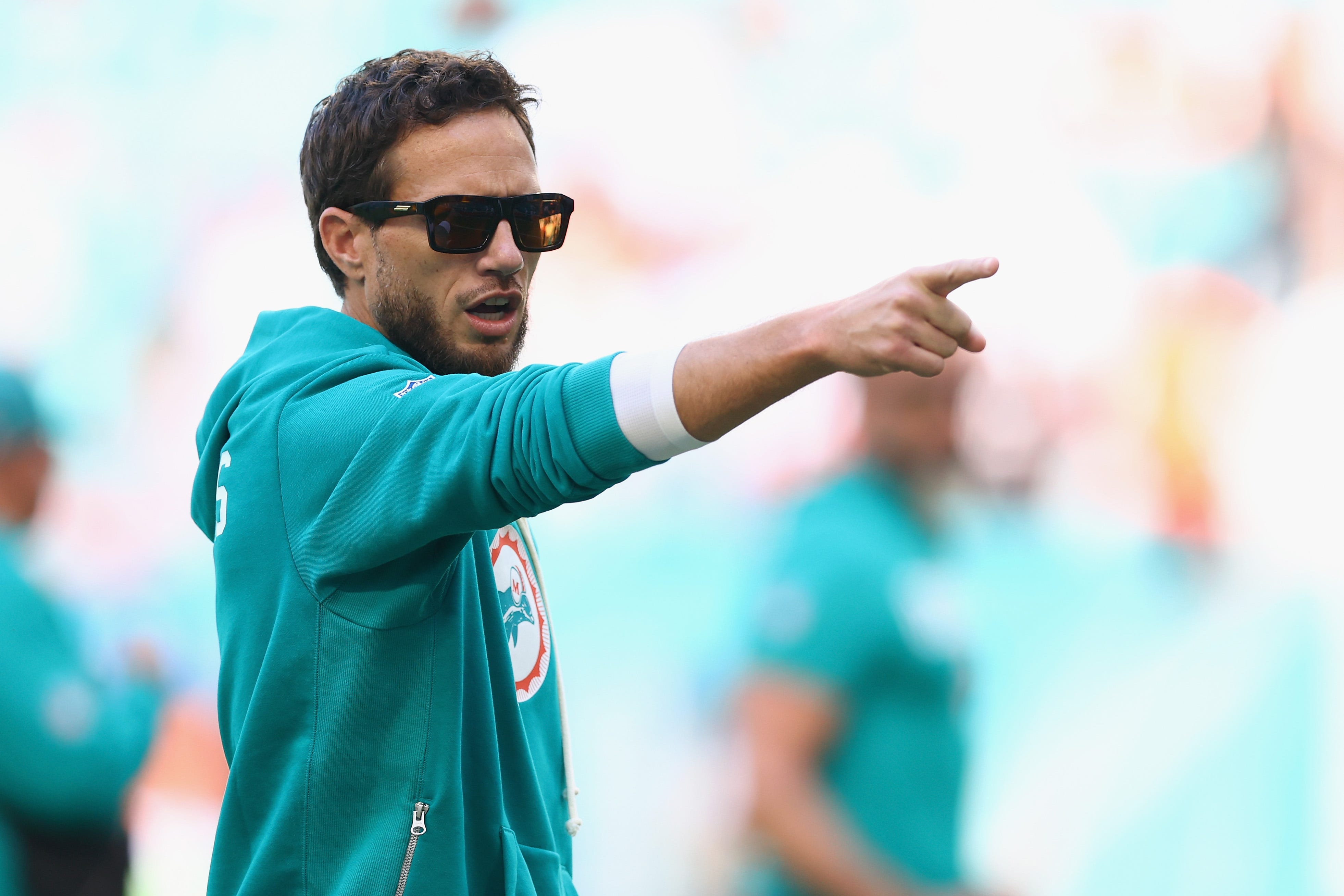 Detroit Lions reach out to former Dolphins HC Mike McDaniel on OC gig