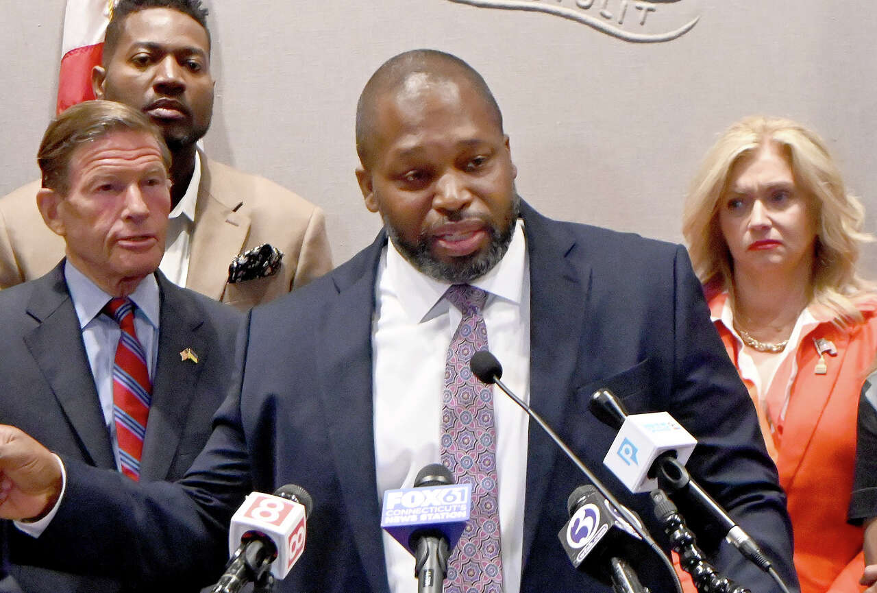 Legislators push to stop ex-officers with misconduct records from ...