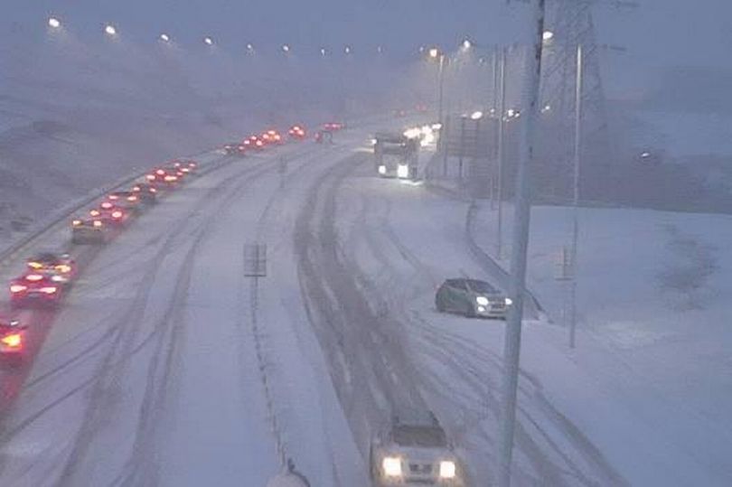 Storm Goretti footage shows cars left abandoned in terrible driving ...