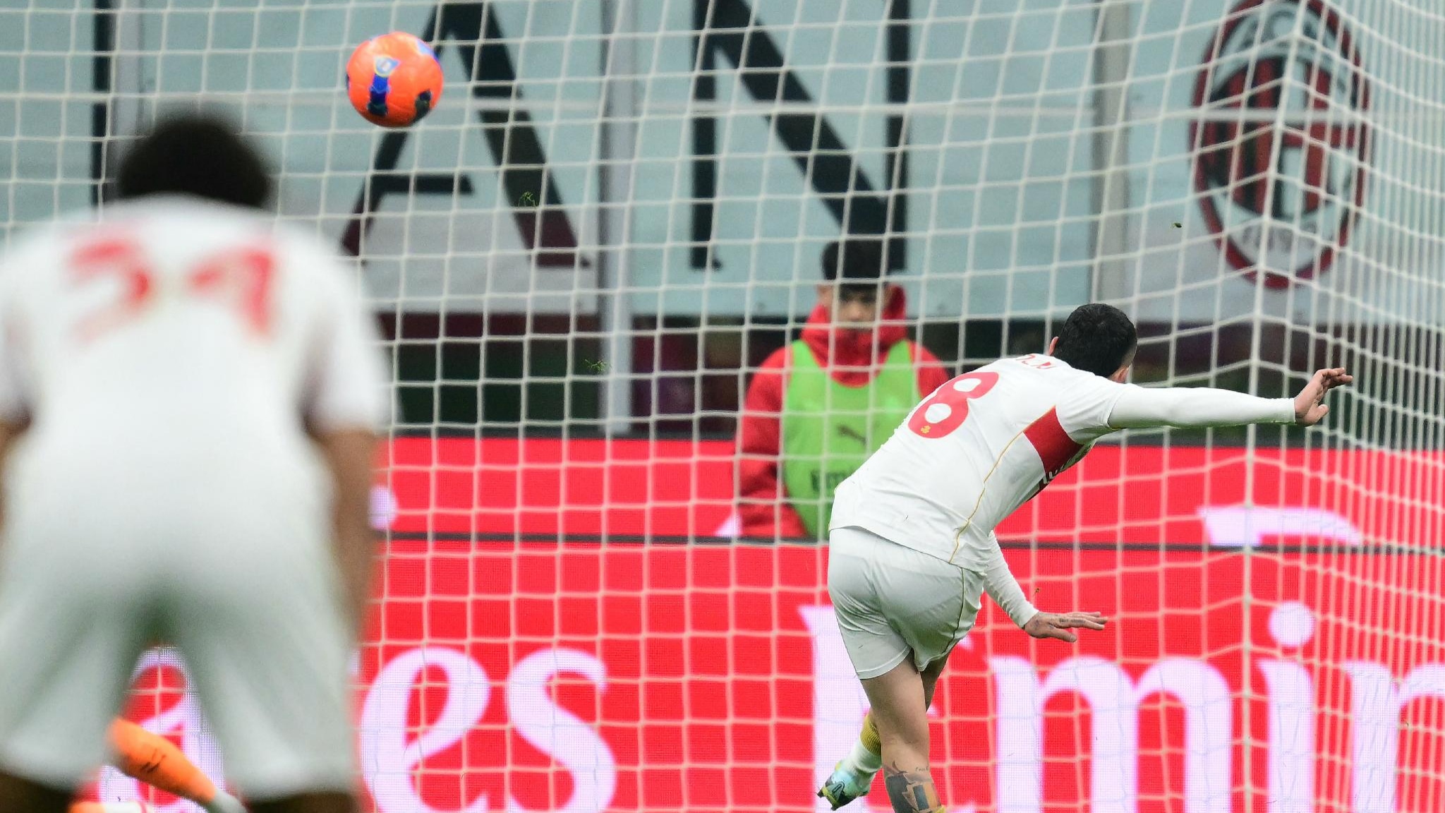 Serie A Anche il Milan inciampa in casa: 1-1 con il Genoa, che sbaglia ...