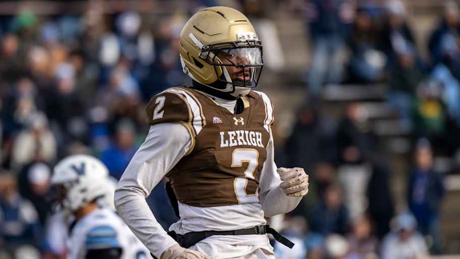 Bill Belichick wastes no time replacing formerly committed wideout ...