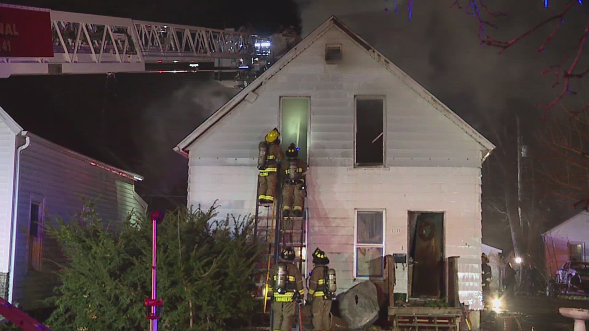 Early morning house fire under investigation in Moline