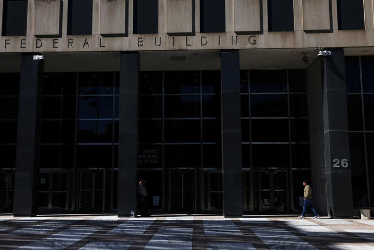 US federal workforce drops to lowest level in at least a decade