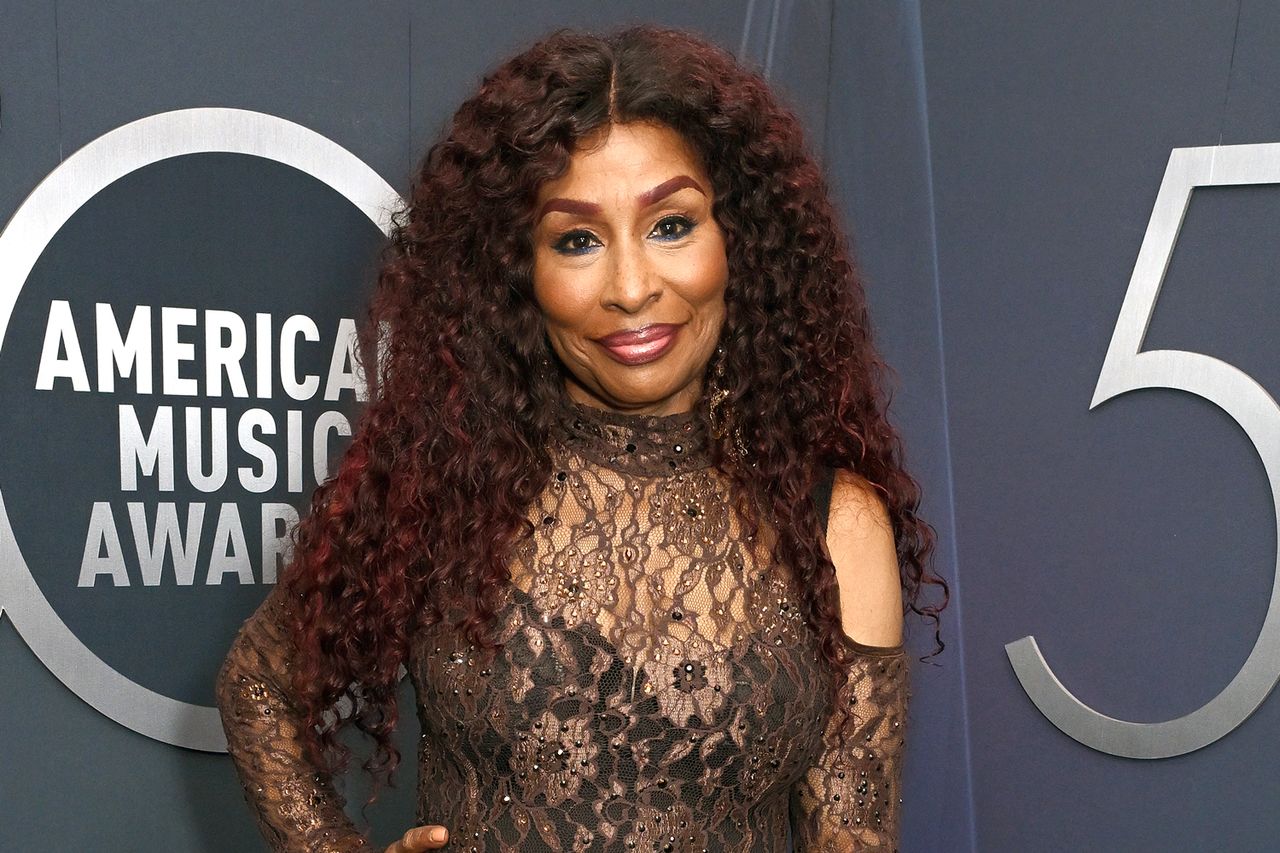 Chaka Khan warns fans against 'fake, AI-generated' news about her ...