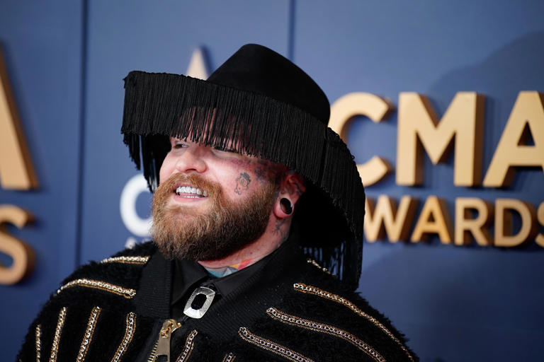 Madden Bowl 2026 goes country. Luke Combs, Teddy Swims, Gavin Adcock to ...