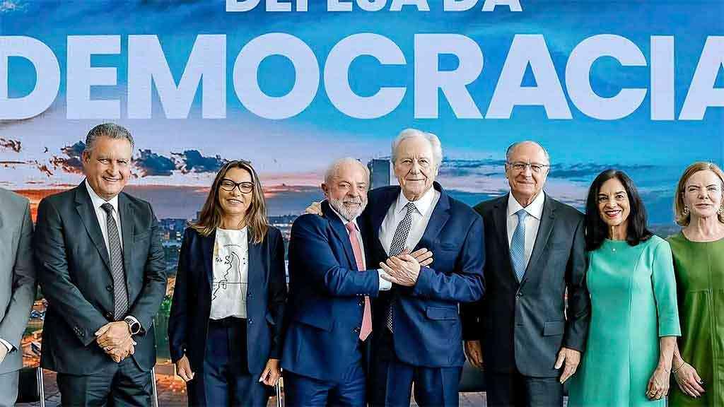 Lula veta 'PL da dosimetria' em cerimônia crítica ao golpe de 8/1